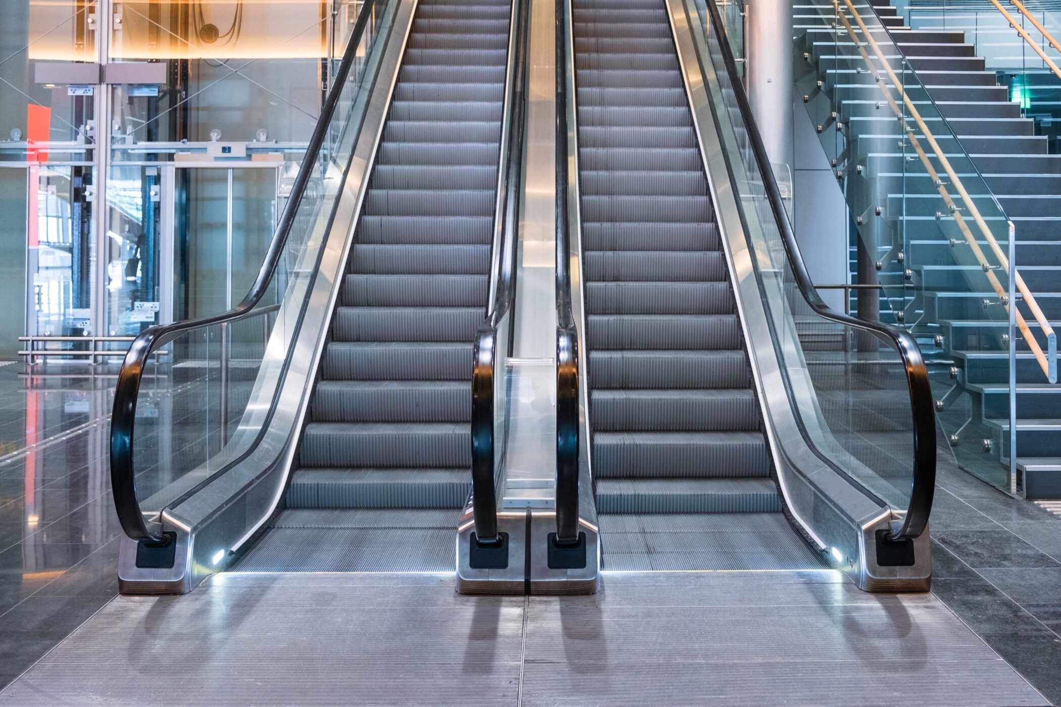 Vertical Transportation & Mobility in Buildings - Deerns