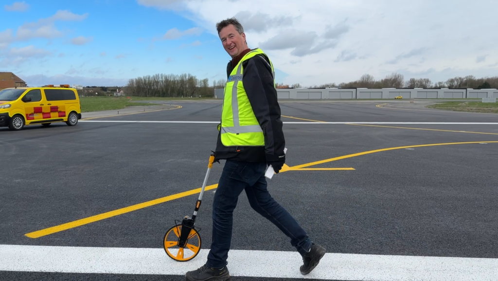 Deerns Airfield Lighting Design: Improving Safety and Efficiency - Deerns